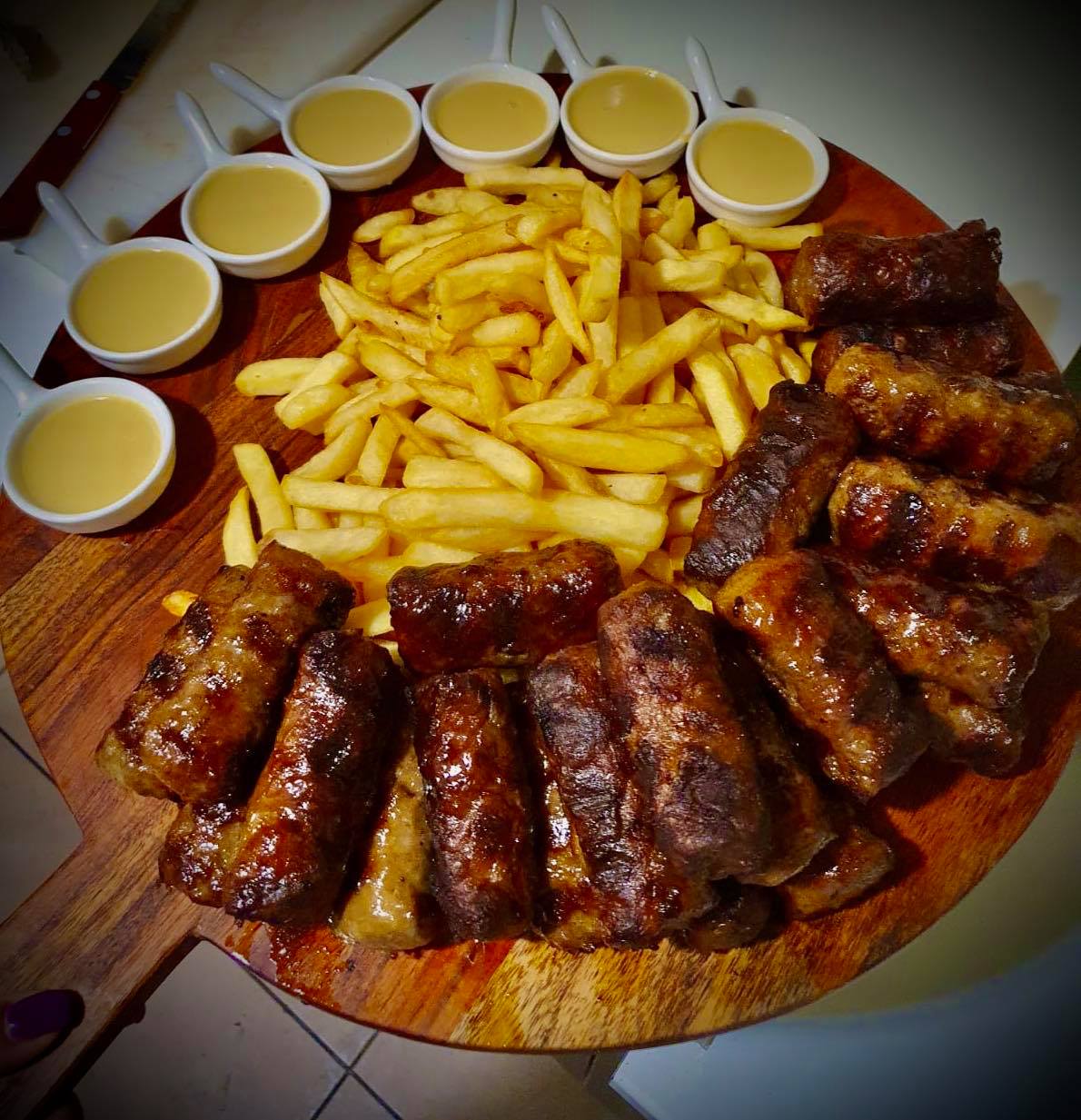 Unde mănânci cei mai buni mici din București? - Restograf