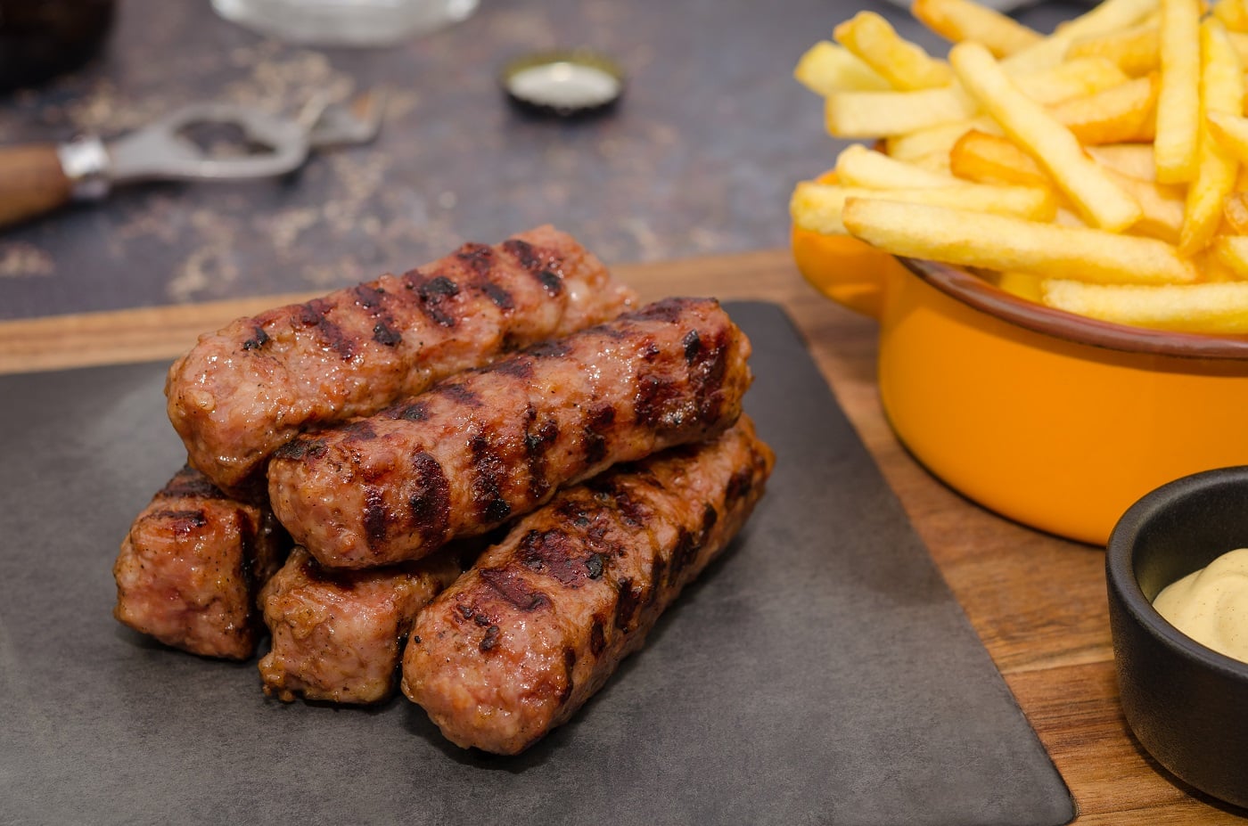 Unde mănânci cei mai buni mici din București? - Restograf