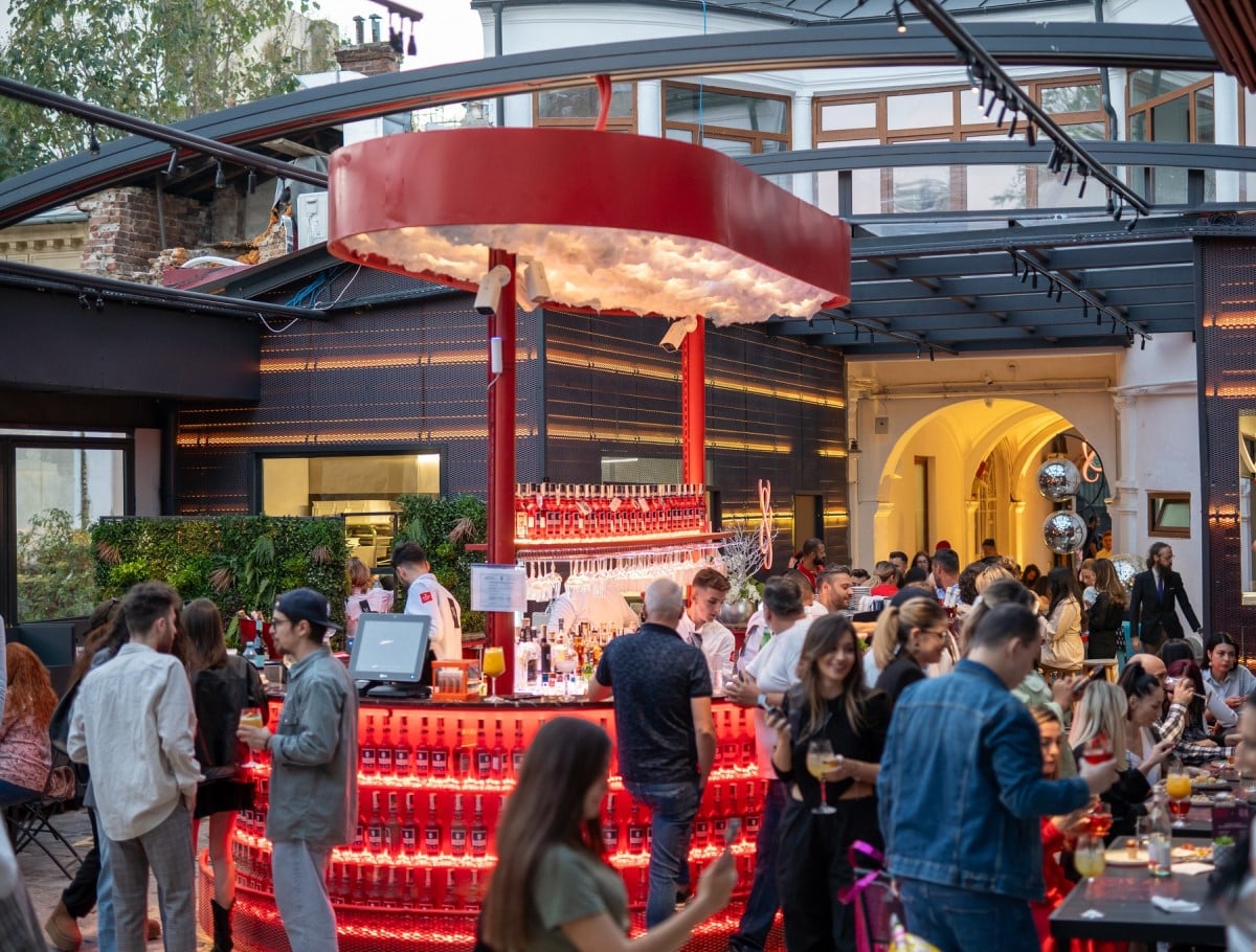 10+ terase frumoase din Centru, pentru serile de vară - Restograf