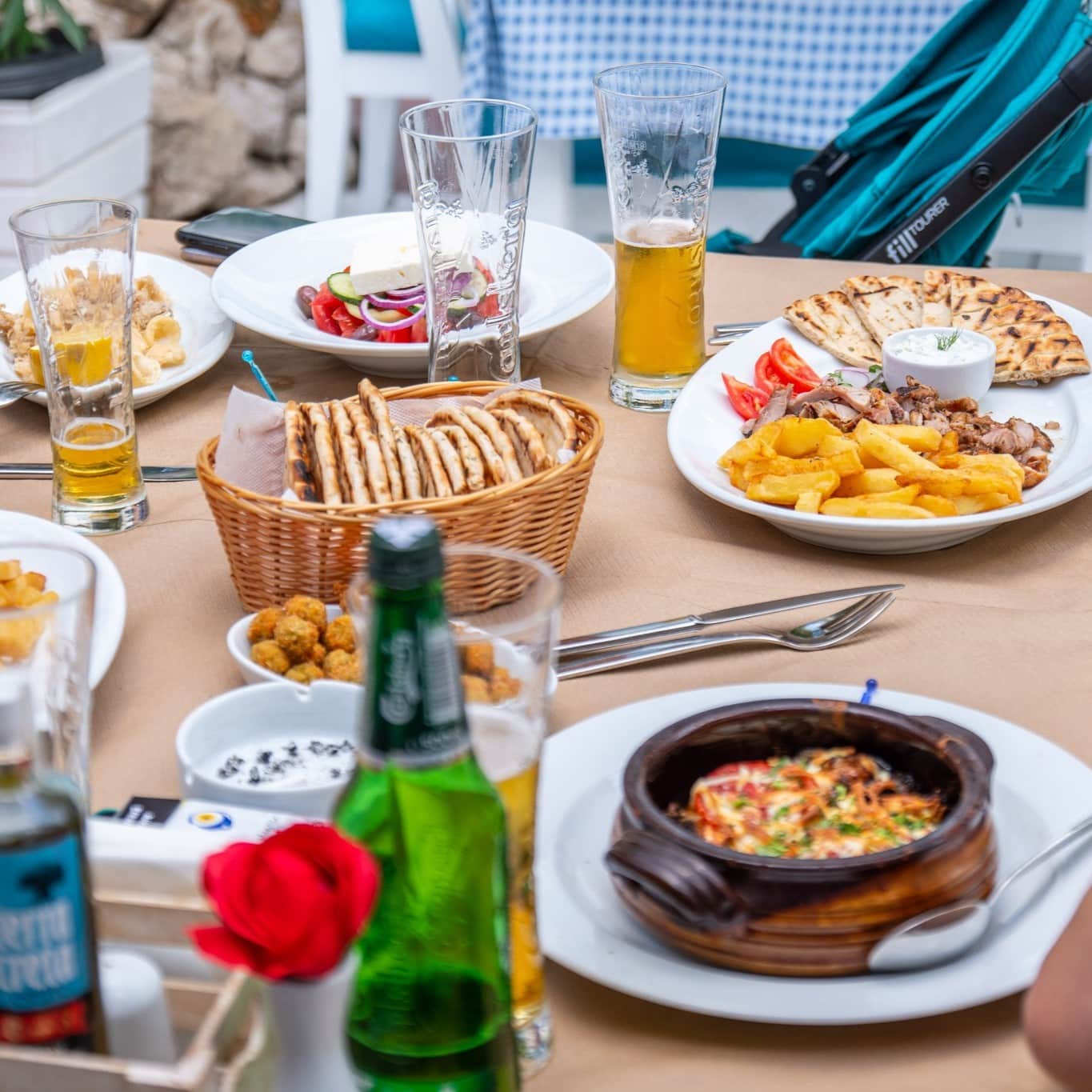 Cele mai bune restaurante grecești din București, unde mănânci ca la ...