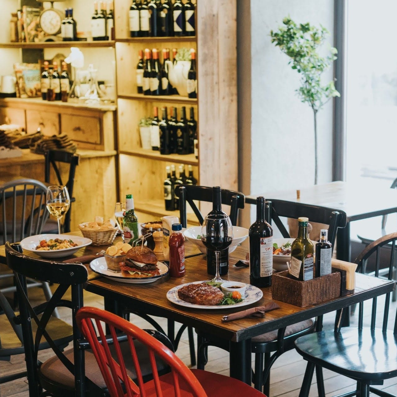 Restaurante din Cluj: 20+ localuri unde se mănâncă bine - Restograf