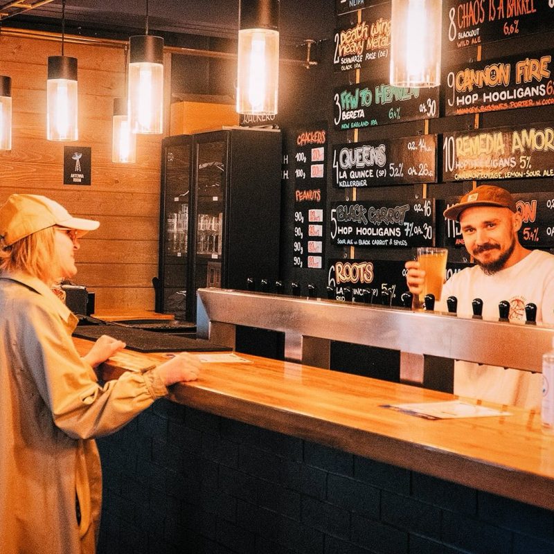 10+ berării din București unde să ieși la o bere cu prietenii - Restograf