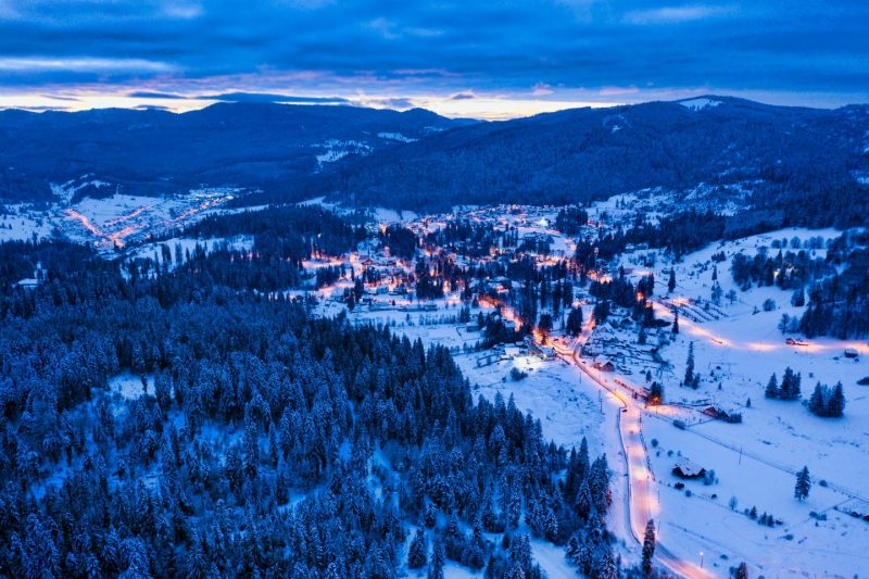 Partii schi Romania - Statiuni de schi & Recomandari restaurante ...